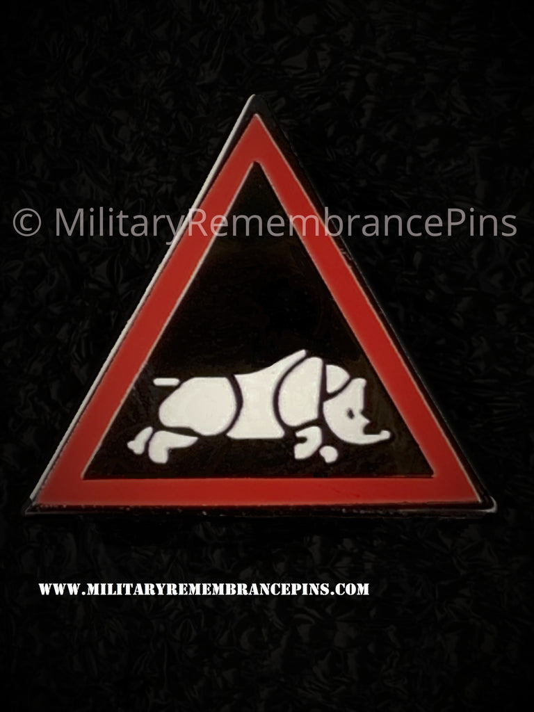 The 1st (United Kingdom) Division Lapel Pin – Military Remembrance Pins